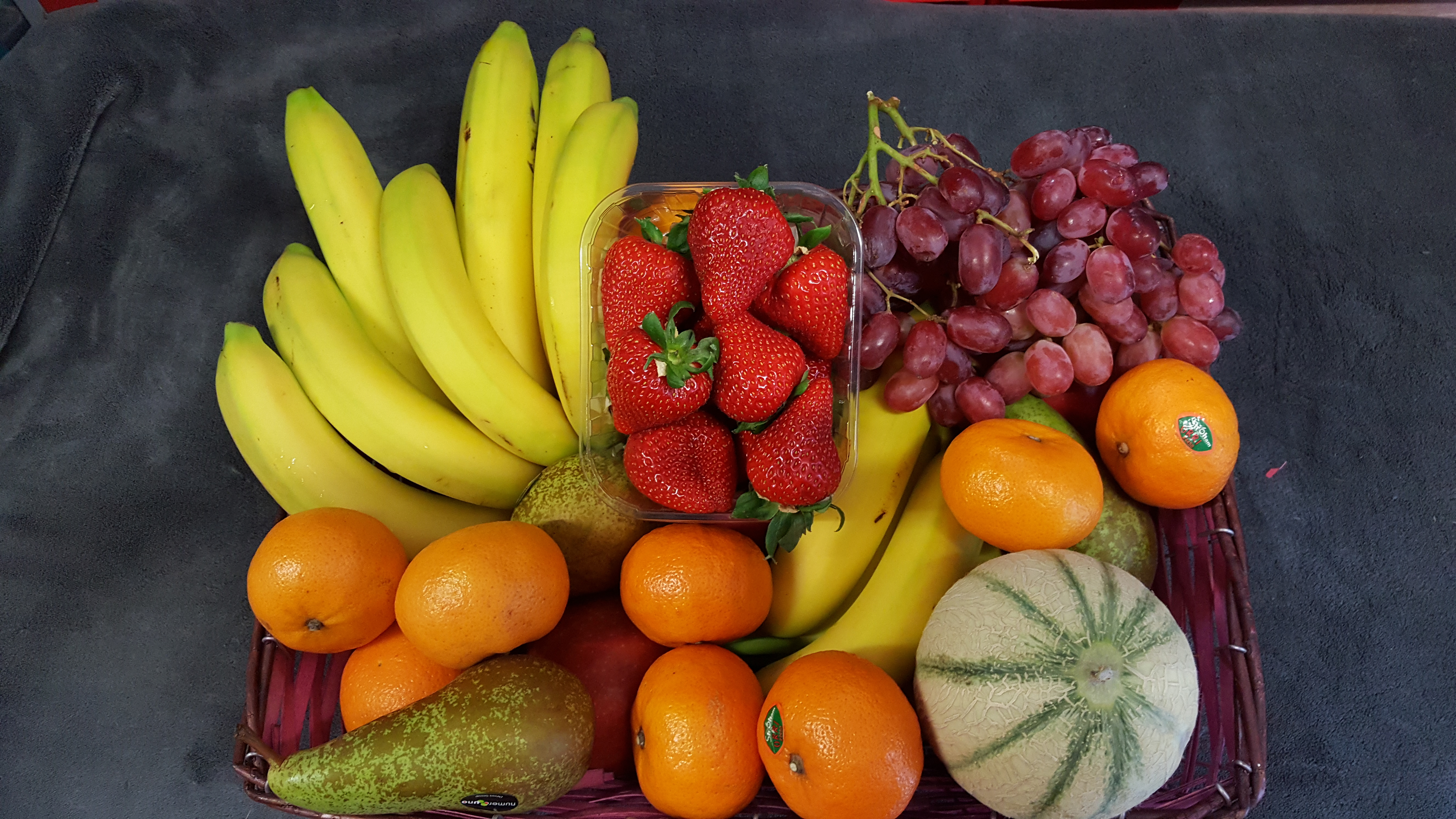 Corbeille de fruits - Fruitonic - Vente de fruits, fruits secs et ...